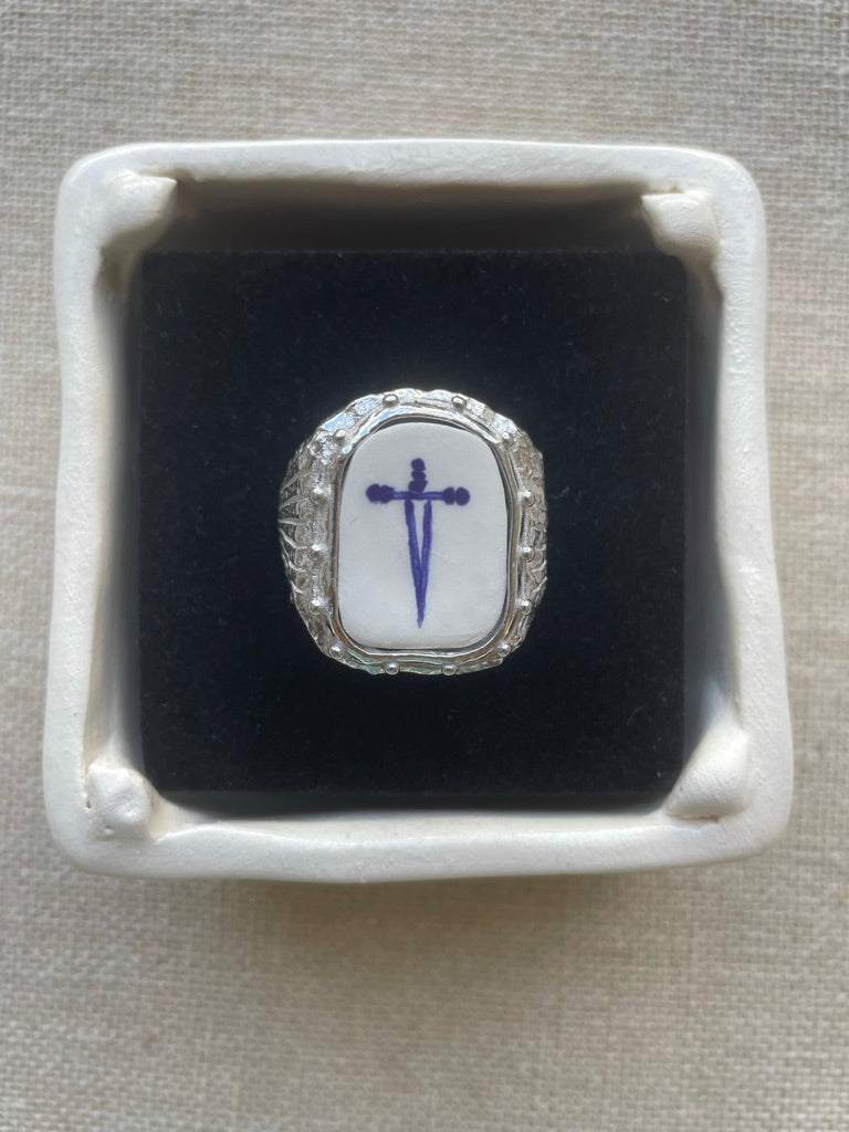 Avé Maria Signet Ring - Dagger – NEON JOYRIDE