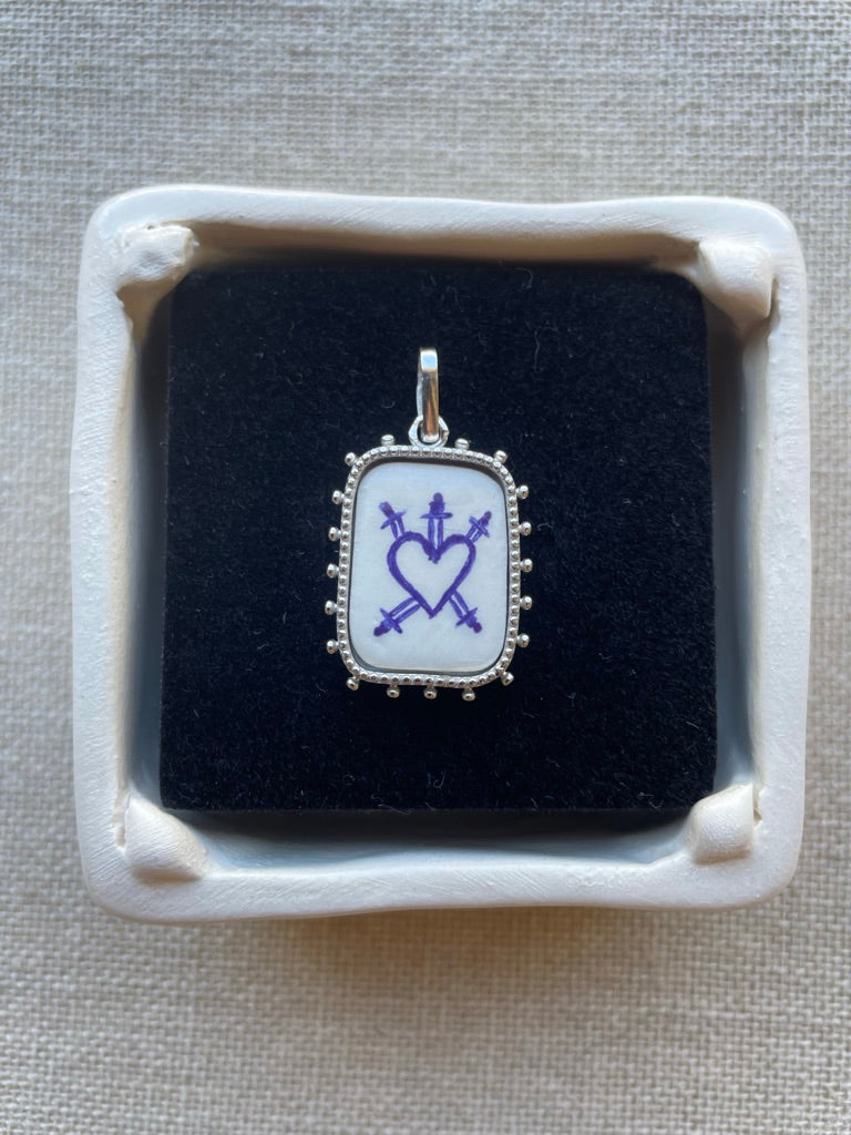 Avé Maria Rectangular Pendant - Heart of Swords – NEON JOYRIDE